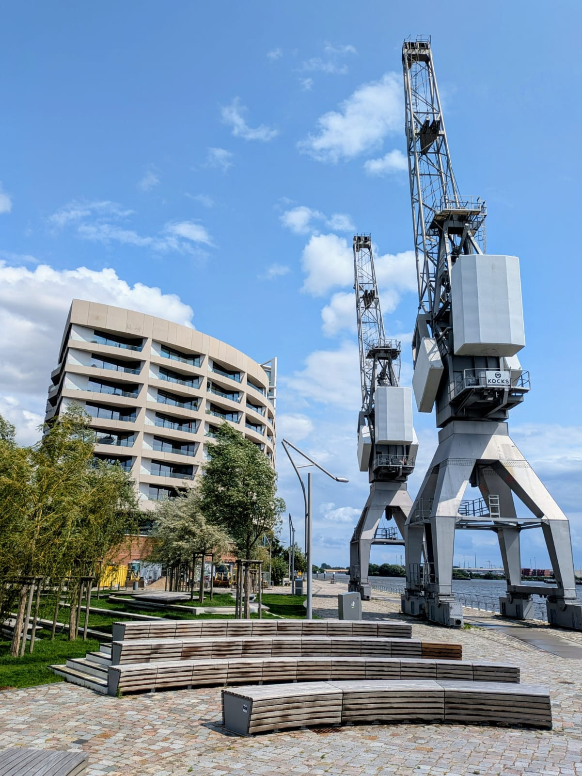 Johanna verließ die Elbphilharmonie. - Johanna — CHYOA